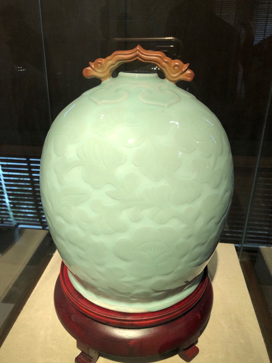 "Discovering the Beauty of Intangible Heritage"-Longquan Celadon - iNEWS