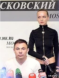 The Russian model set up a "beauty bodyguard" character, but ...