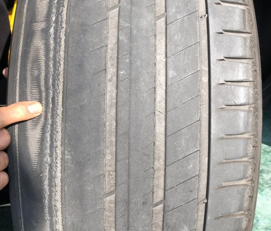 What to do if the Tesla MODEL X tires eat eccentric wear - iNEWS