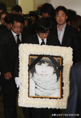 The son of suicide actress Cui Zhenzhen vomits bitterness on the show ...