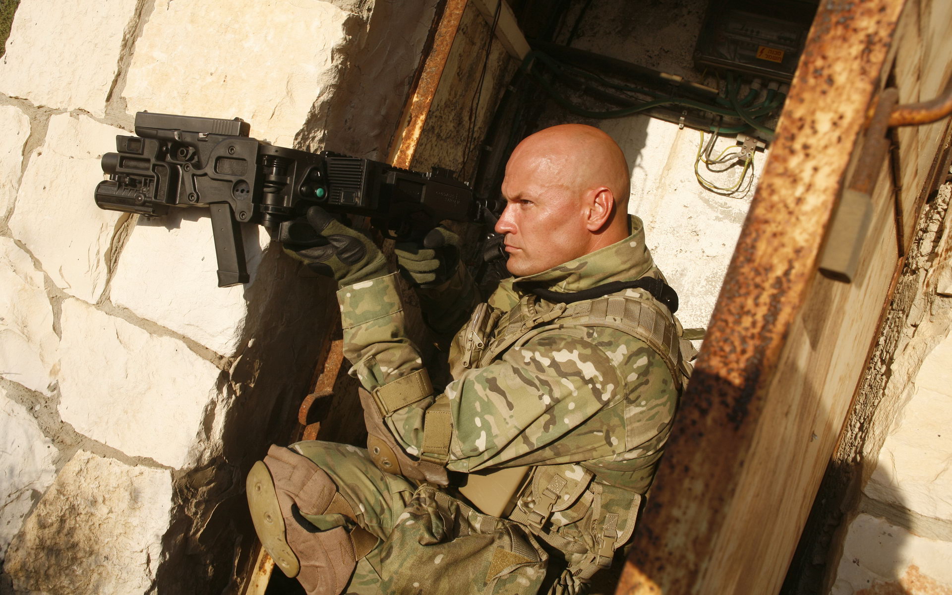 A bullet that can turn?——Israel Corner Shot corner shooting system - iNEWS