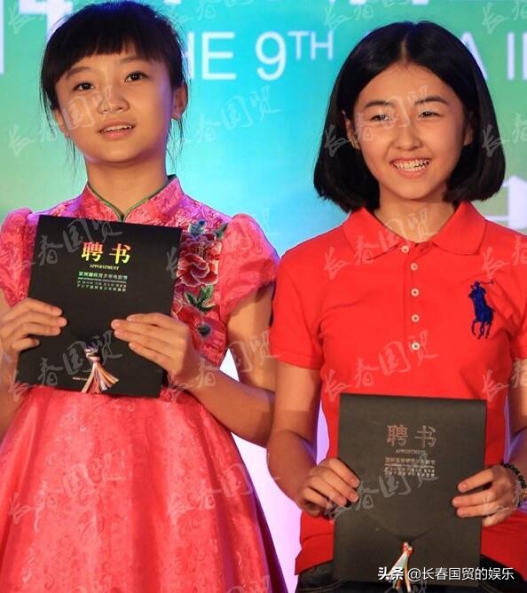 Lin Miaoke and Zhang Zifeng took a group photo 7 years ago to be ...