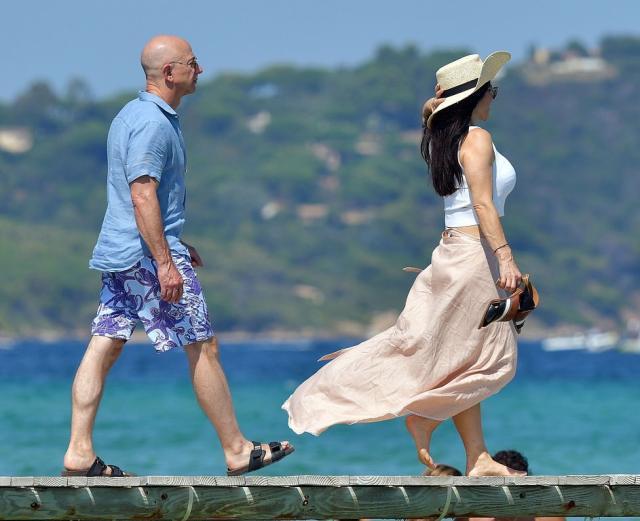 The 56-year-old man in the world also had a facelift?The skin is ...
