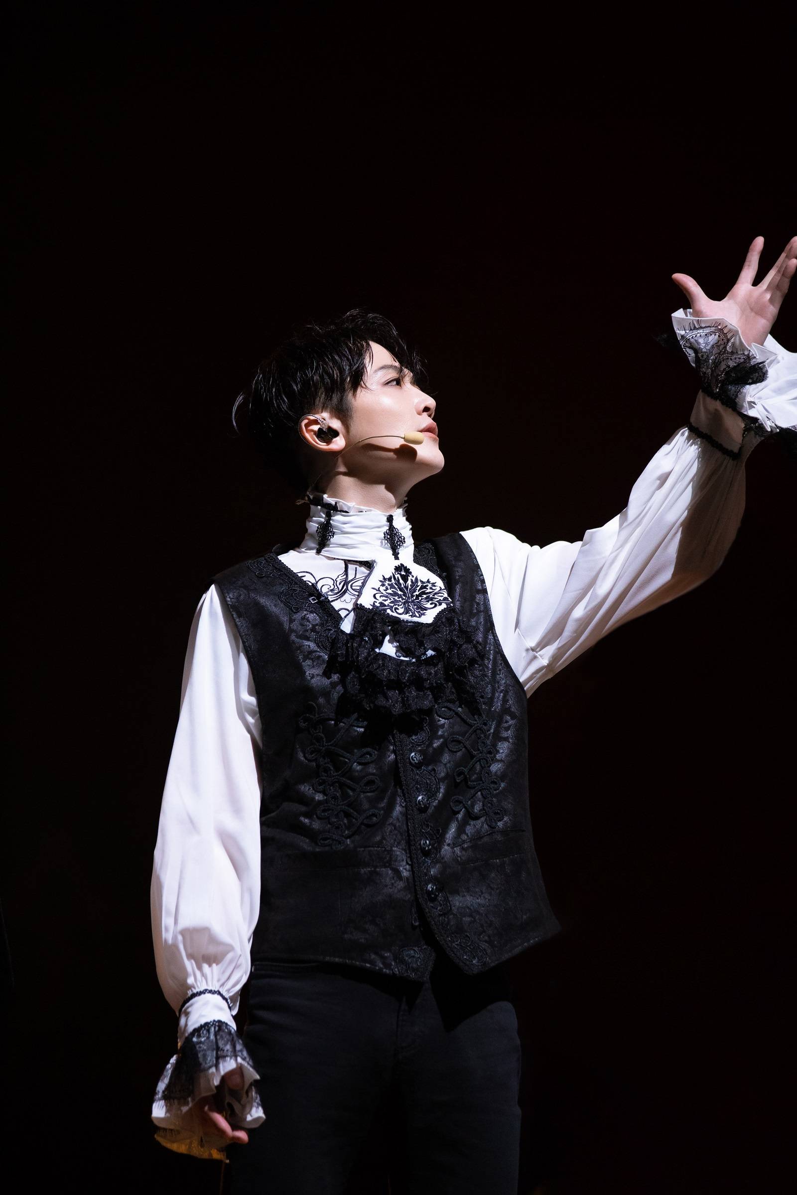 "Big Brother Overcoming Thorns" Er Gong Yi is difficult to put Liu ...