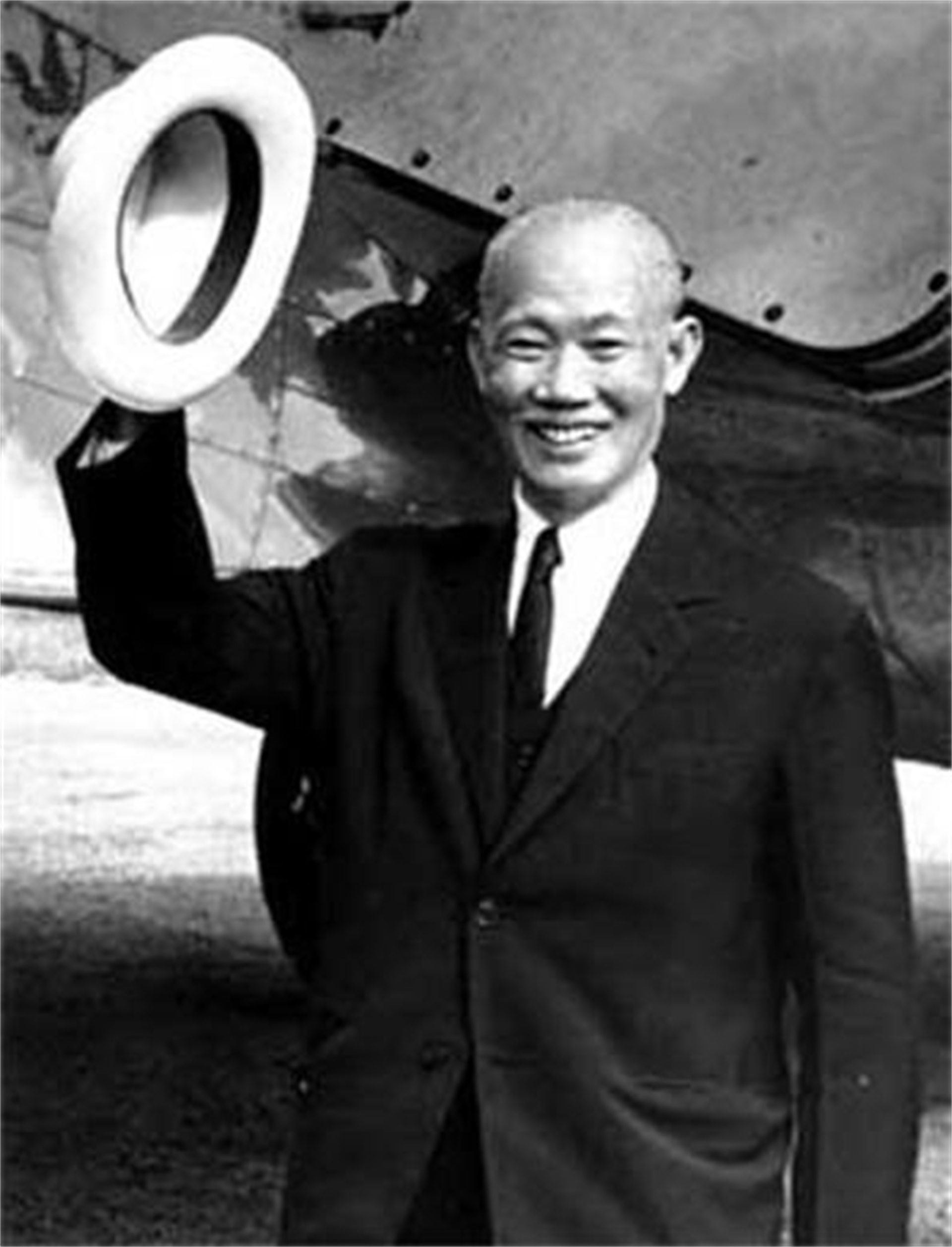 In 1965, before his death, Chen Cheng called his son to leave a long ...