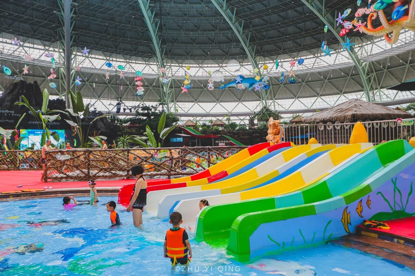Shaoxing Oriental Landscape Park, a popular place for walking children ...