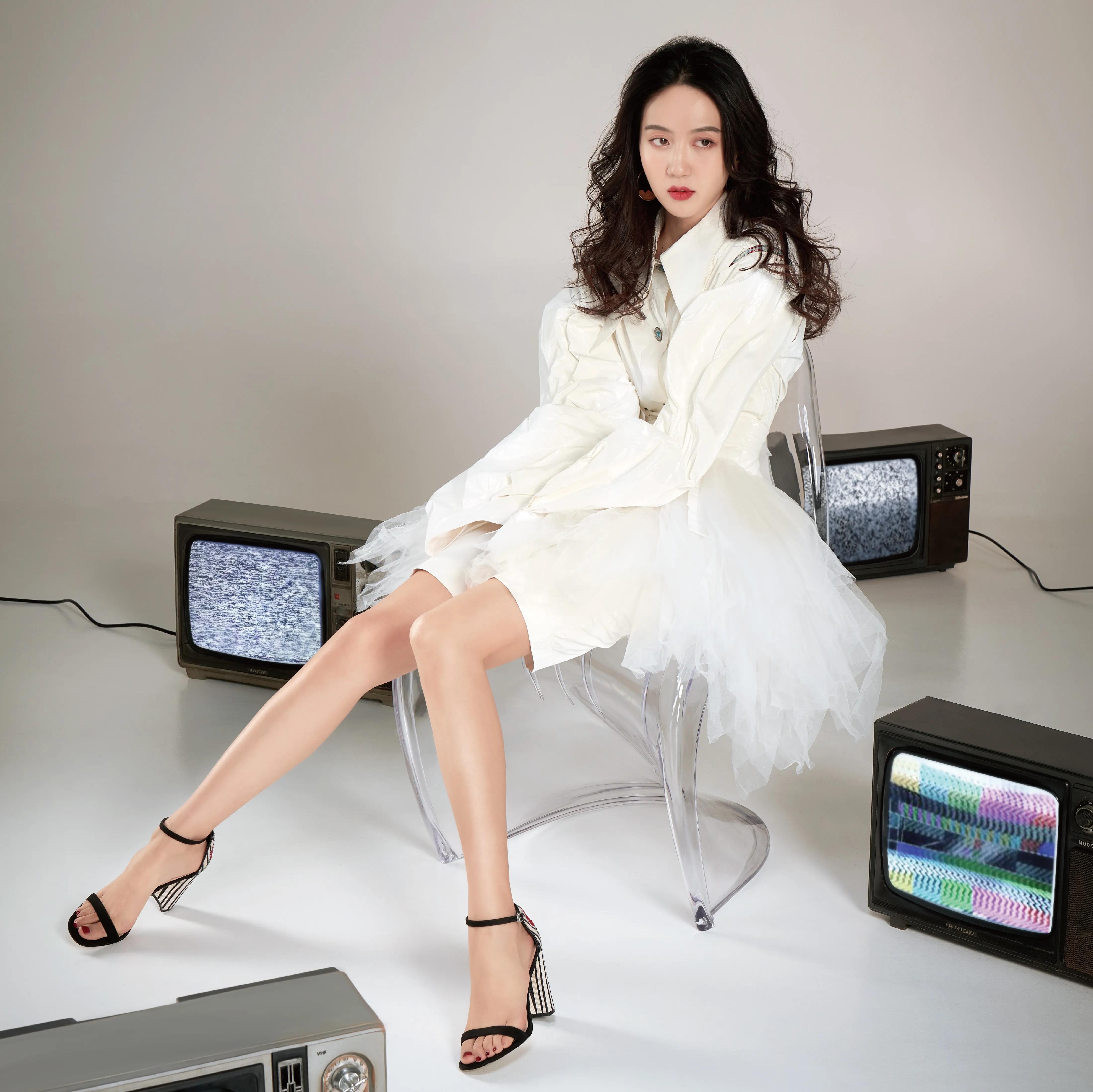 Interpreting a Thousand Faces of Life Xu Lingyue - iNEWS