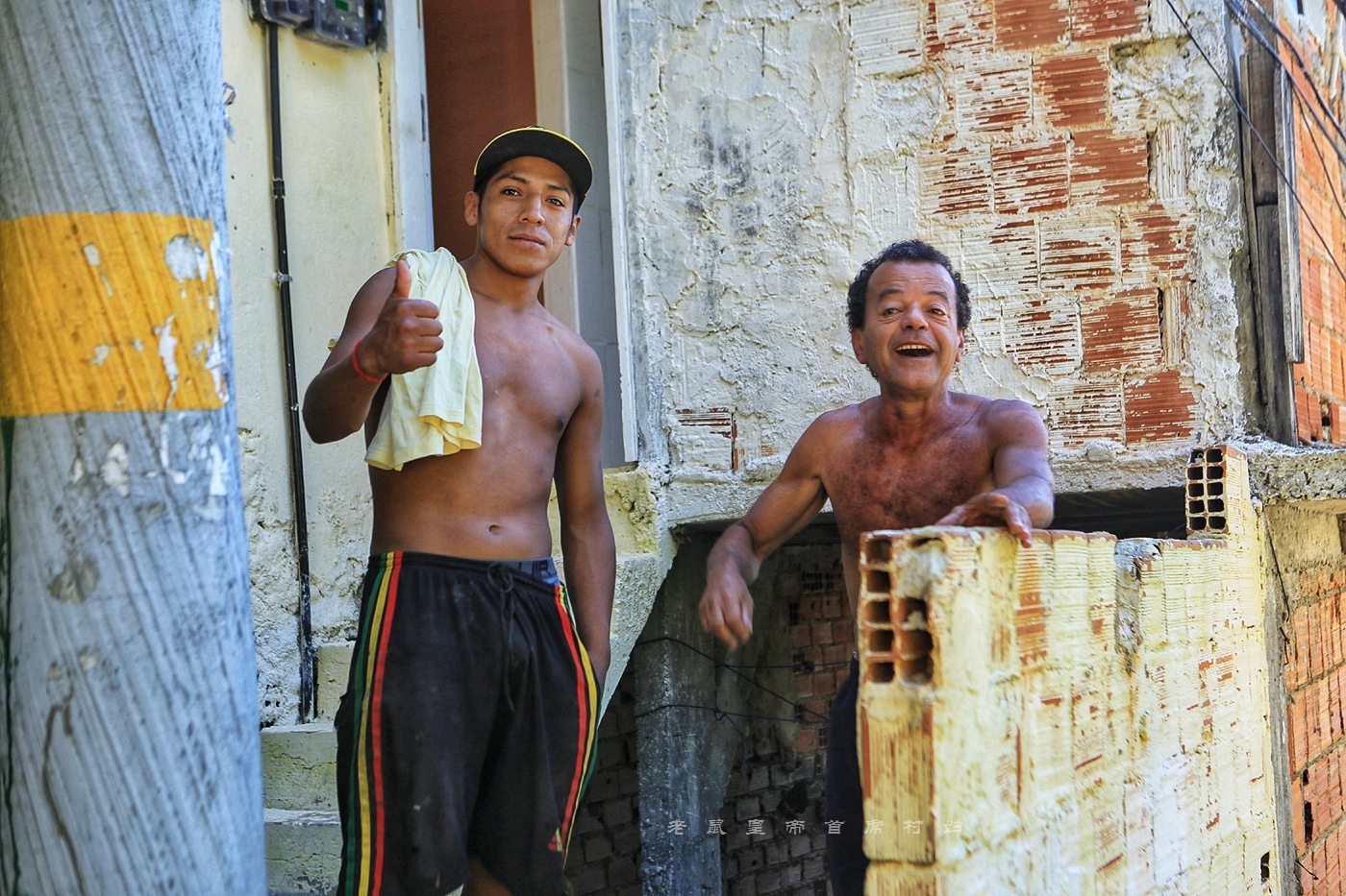 Real Brazilian slums: the house is very shabby, bikini girls are ...