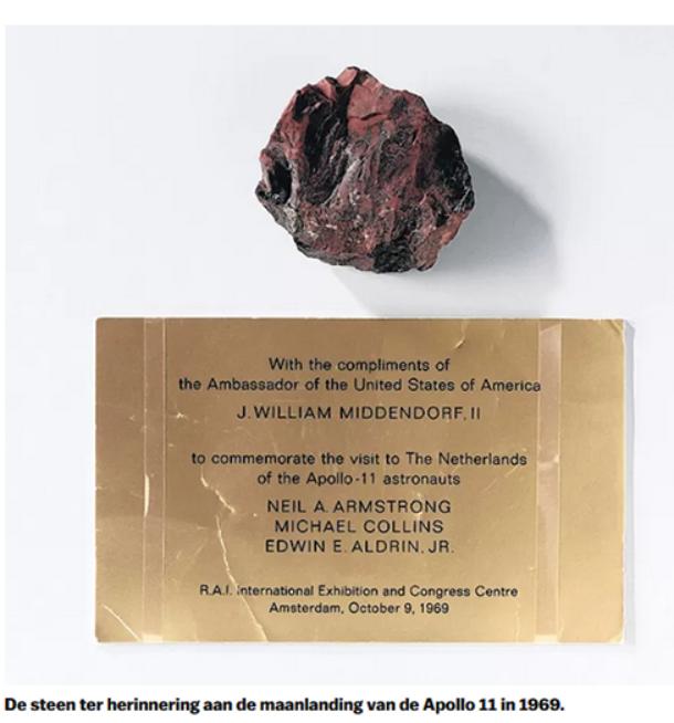 New evidence for the US moon landing?The moon rock given to the ...