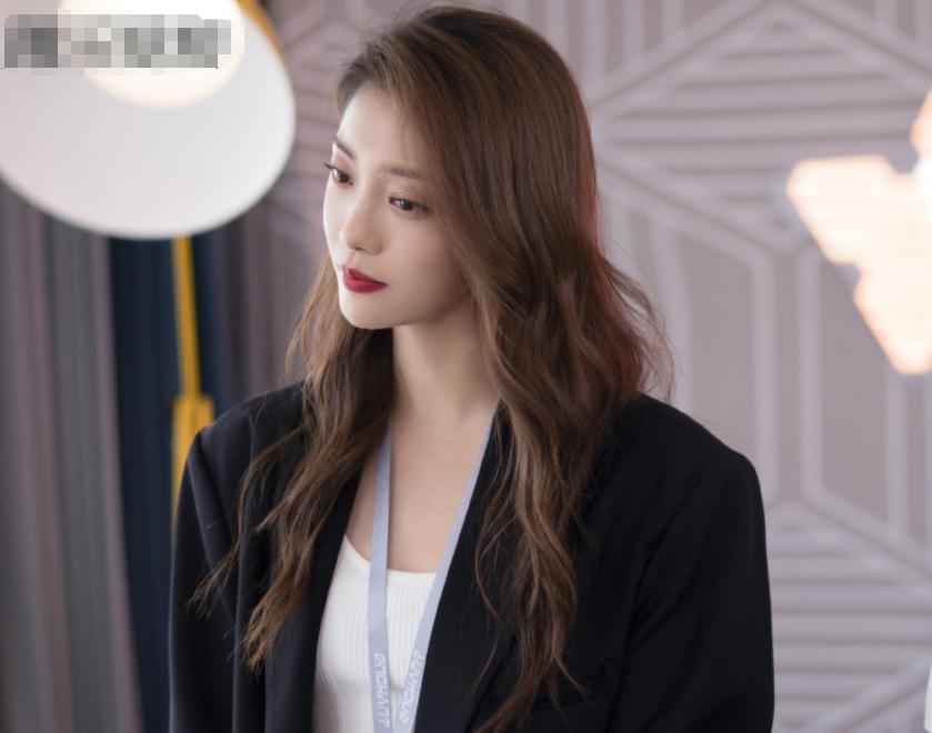 "Yulong" is still on the air, Zhu Xudan sweetly loves the drama ...