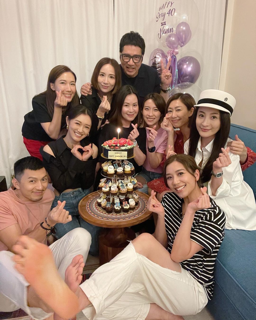 Hu Dingxin is 40 years old with brothers and sisters to accompany Hu ...