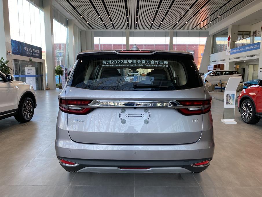 Family travel and it is very practical to experience the 6-seat layout ...