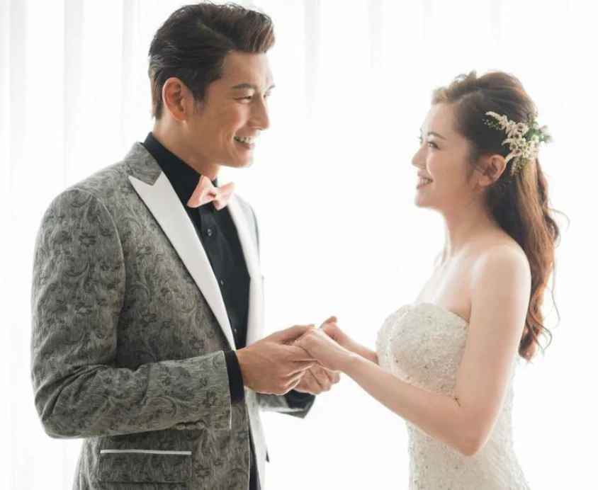 TVB male god dating for 9 years finally got married! Romantically kiss the 7-year-old wife who ...