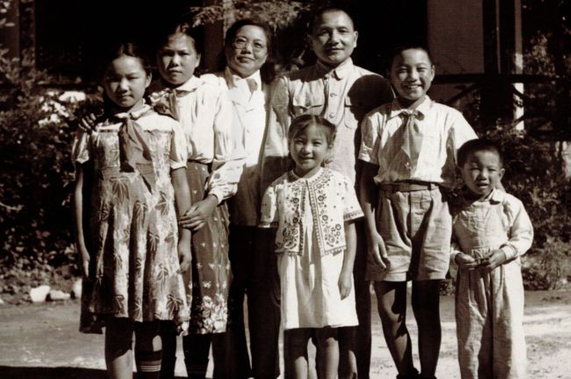 Deng Pufang, Deng Xiaoping's son - iNEWS