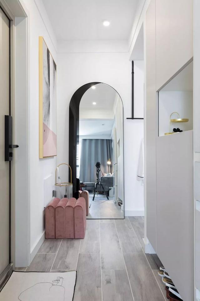 Three generations of people live in a small house with a length of 52 ...