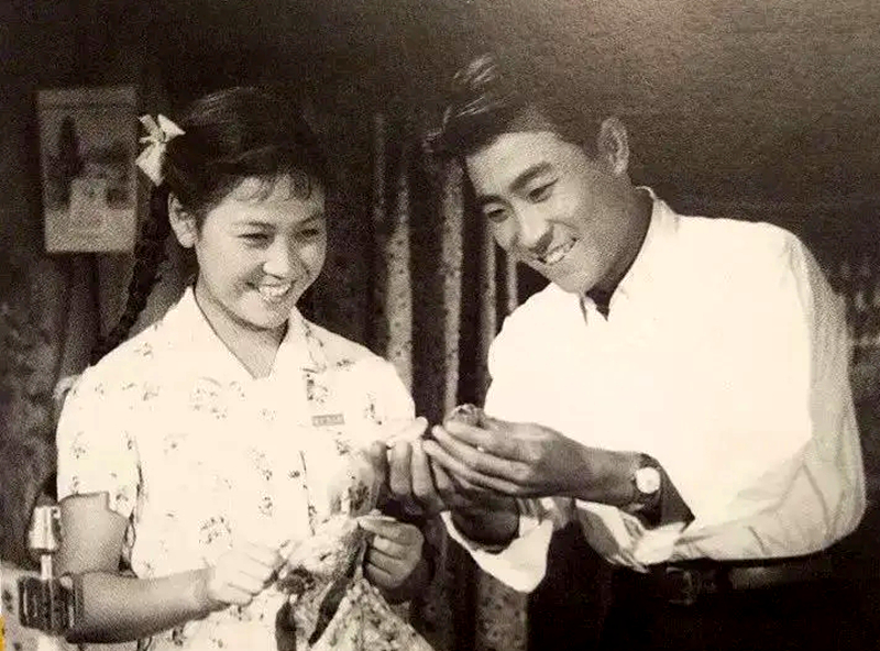 He is Cui Kai, the deputy head of "Fighting the Invaders" and Deng Bin ...