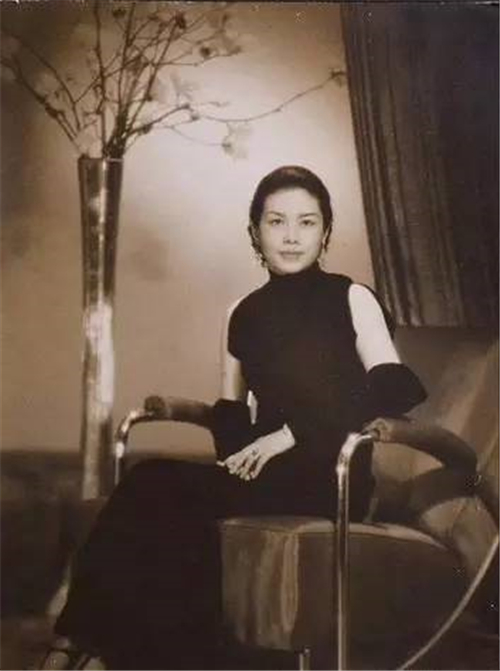 The concubine's concubine bound her daughter's feet, and his wife tried ...