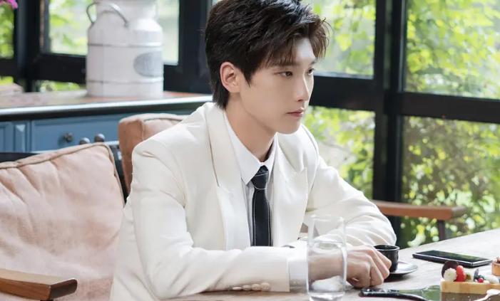 The programmer is so cute: Jiang Zitong strongly kisses Chen Yiming ...