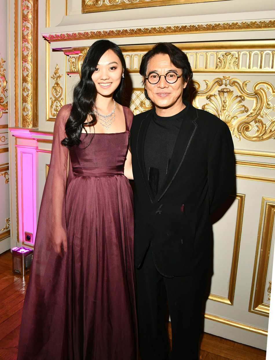 Jet Li's daughters go to a prestigious American school, but the two ...