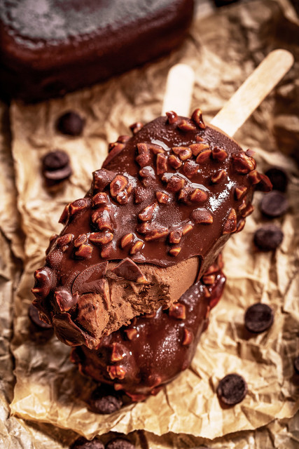 The Menglong Chocolate Crispy Ice Cream is super simple without eggs ...