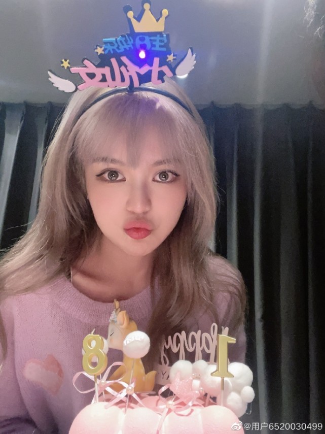 Love quickly?Zhou Yangqing and 6-year-old Chen Ruifeng joined hands to ...