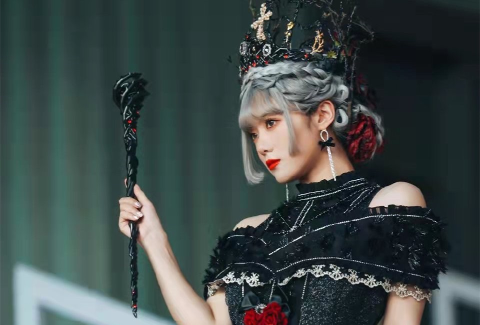 LPL has three beauties, Yu Shuang's intellectual Rita is elegant, but I ...