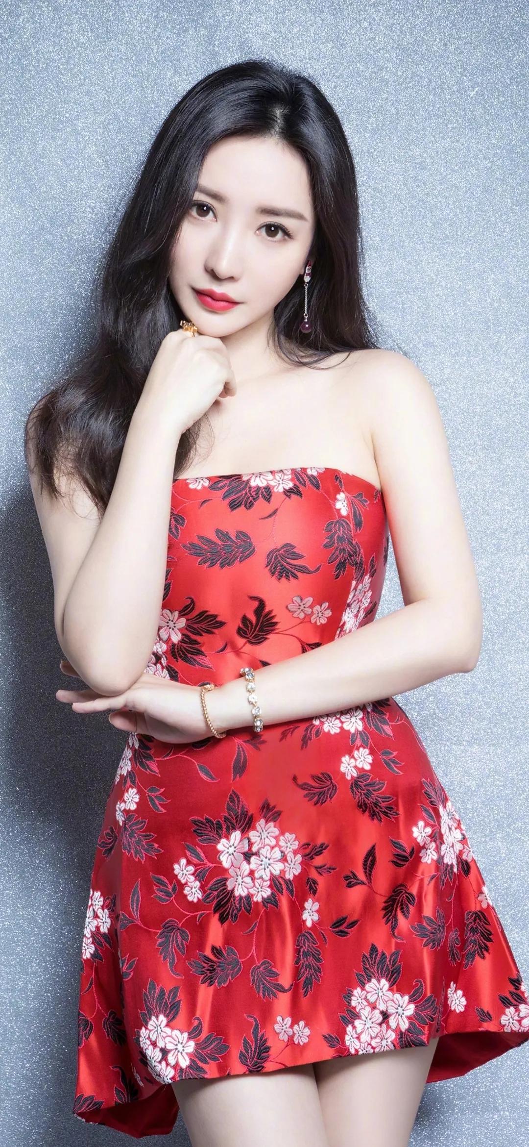 "Wallpaper" Liu Yan - iNEWS