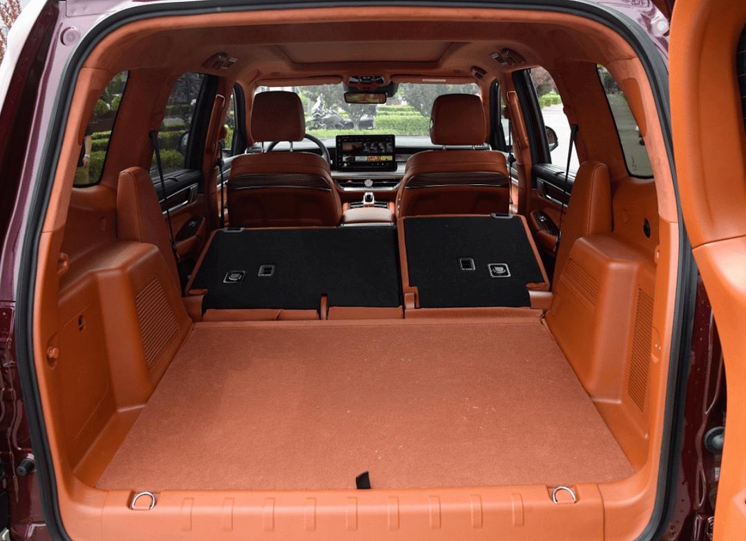 The tank 500 customized version of the real car appeared on the street ...