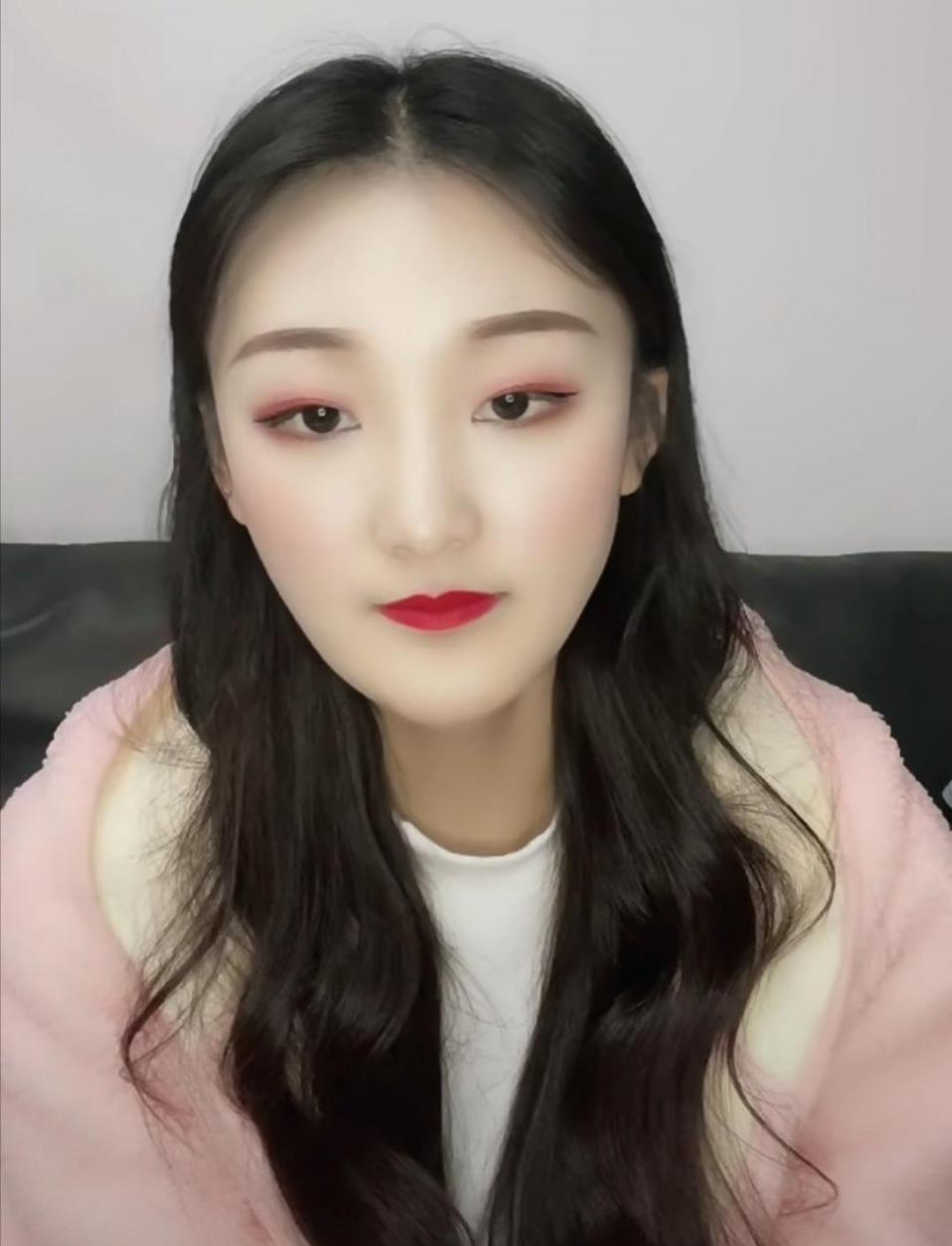 Chen Yanan changed his hair and got big waves, saying that he would ...