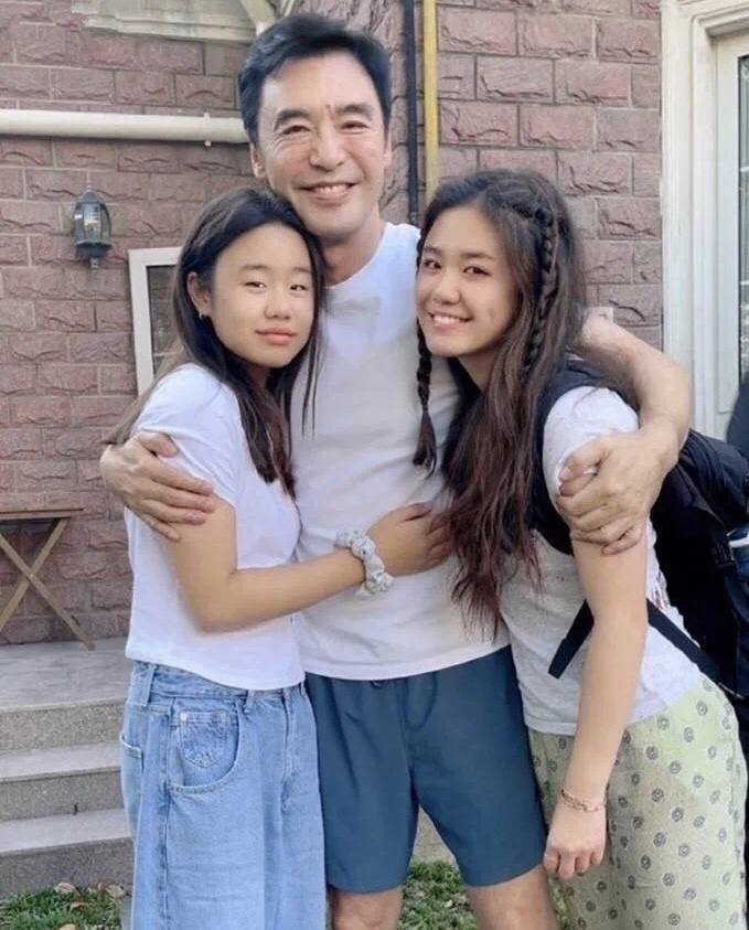 The sons and daughters only recognize the stepmother, and tear their ...