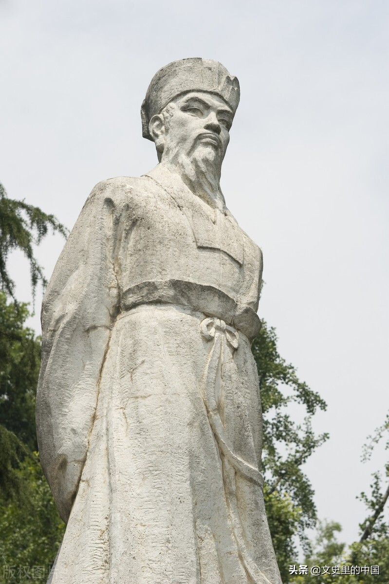 Who is afraid?Ren Pingsheng was born in a misty rain.Going back, there ...
