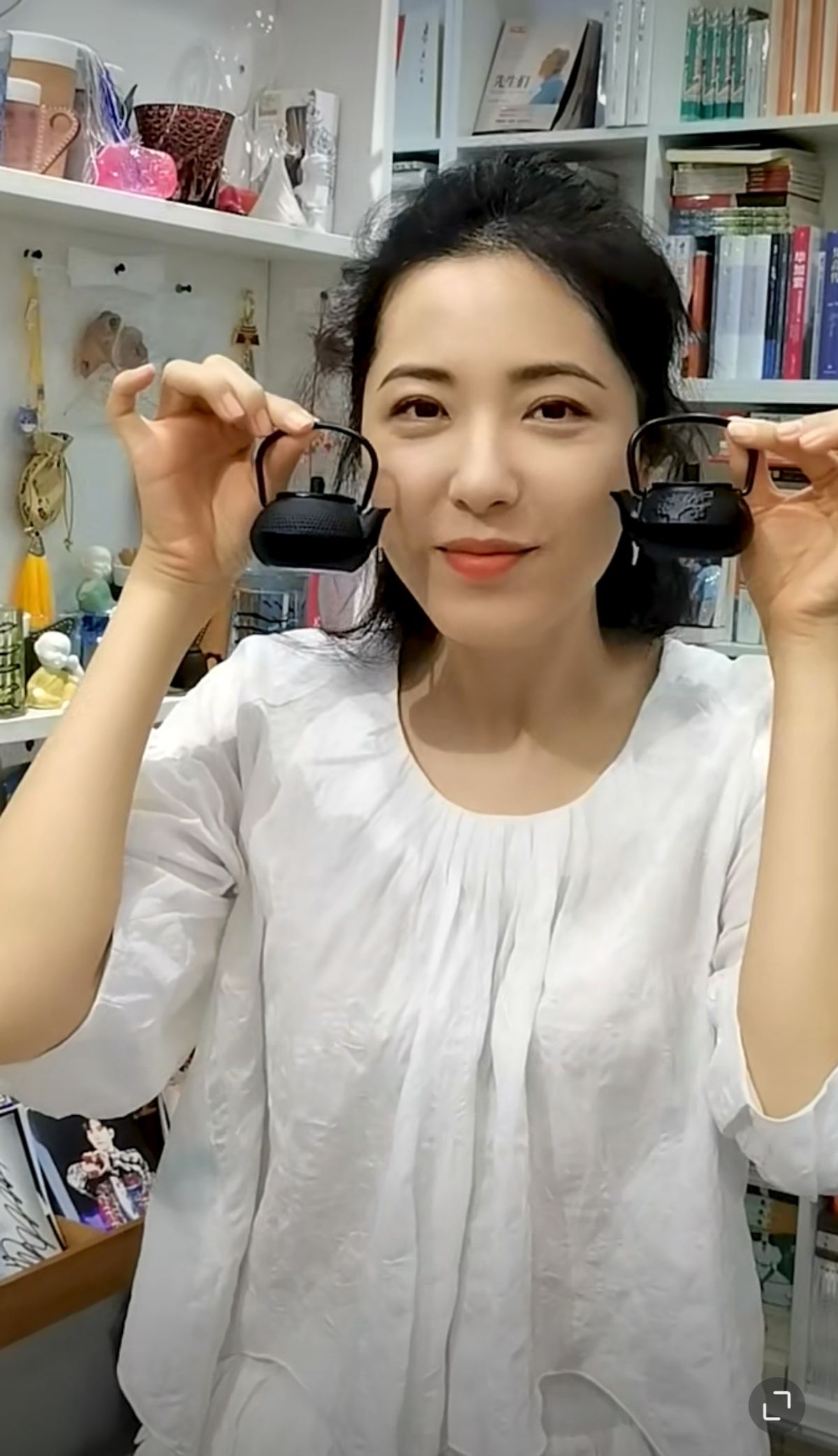 Zeng Li celebrated his 45th birthday in a low-key manner, with only ...