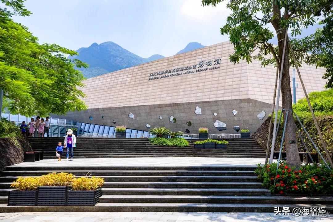 Challenge the second highest peak in Shenzhen, experience 360° hiking ...