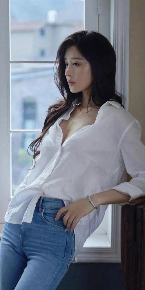 Zhou Ziran, with "the most beautiful school flower", has a sultry ...