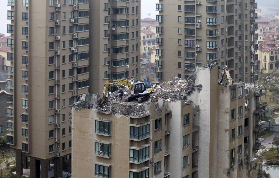 How did the Japanese demolish buildings?Compared with the three methods ...