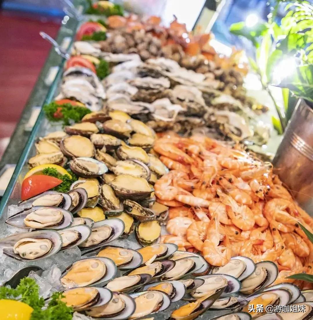 A luxurious five-star buffet in Shenzhen is collected, fresh seafood ...