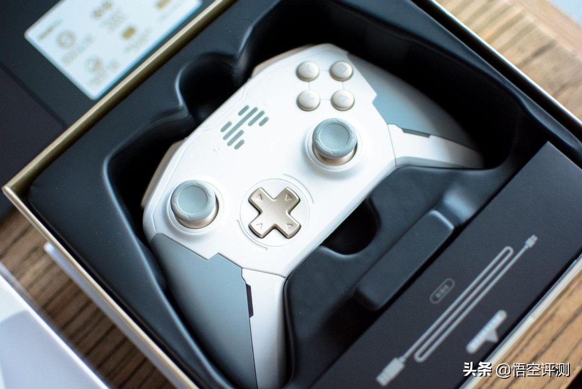 Beautiful can be used as a work of art: Beitong Zeus gamepad platinum ...