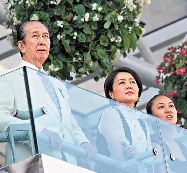 Angry Liang Anqi, married first love with a gambling king of billions of wealth, the plain ...