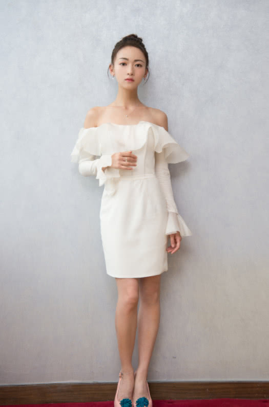 Wu Jinyan really had "scheming" to paint a layer of paint on his shoes ...