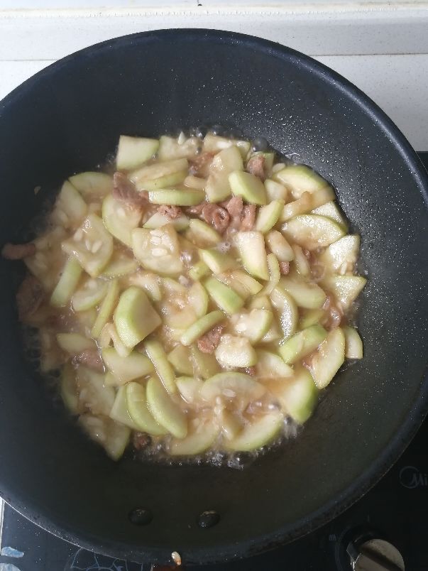 Gouzi fried meat, the taste of childhood - iNEWS