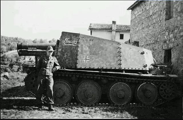 Czech tanks are used by German armored soldiers - iNEWS