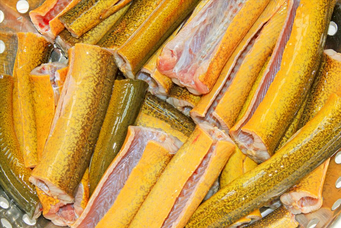 No matter how you cook the rice eel, don't put it in the pot directly ...