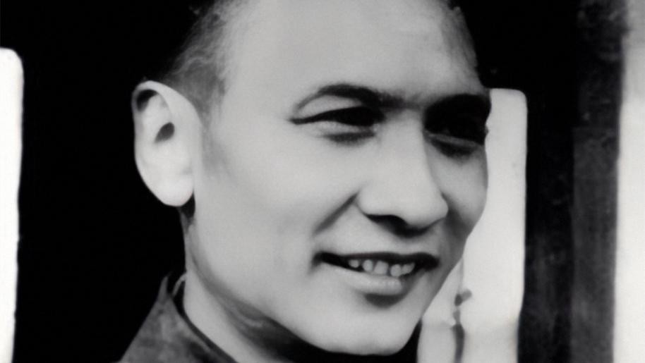 Shen Zui had just signed the uprising, and was immediately held back by ...