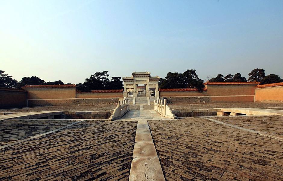 The Qing Dynasty has been away for more than a hundred years. Why are ...