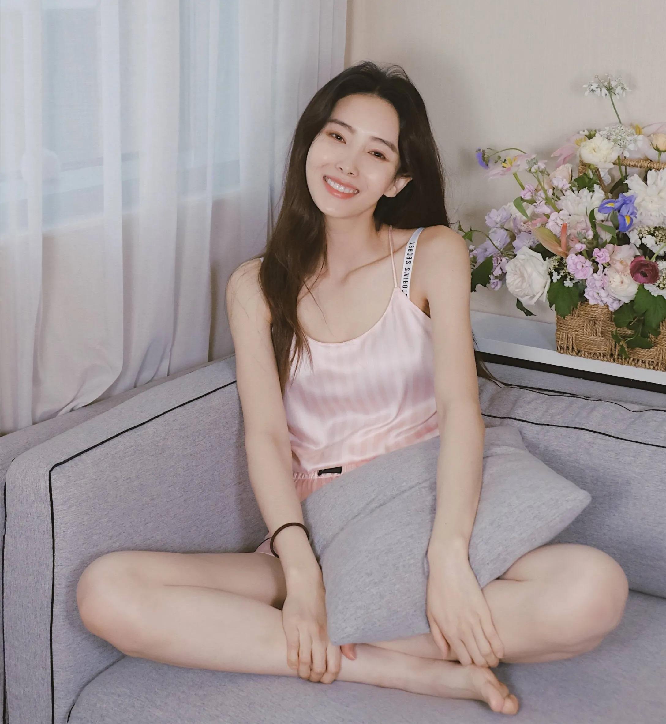 Jiangxi Beauty Hu Dandan - iNEWS