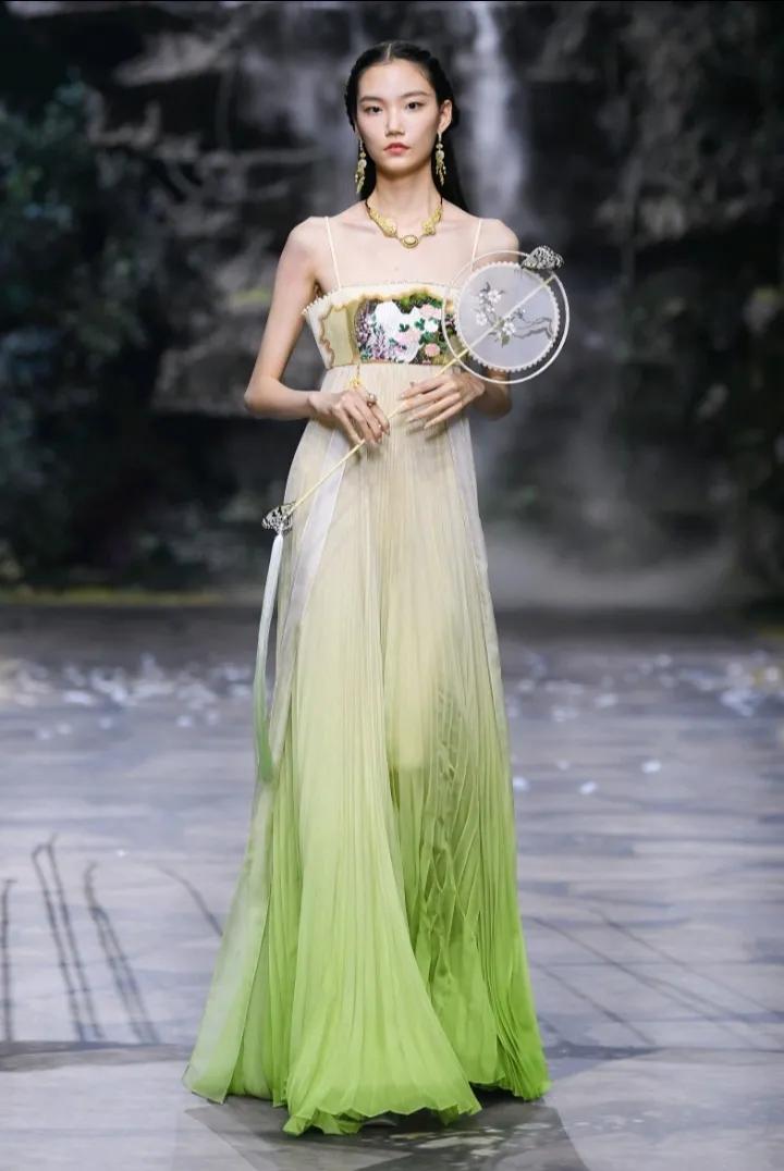 (Heaven Gaia) 2022 spring and summer high-end ready-to-wear - iNEWS