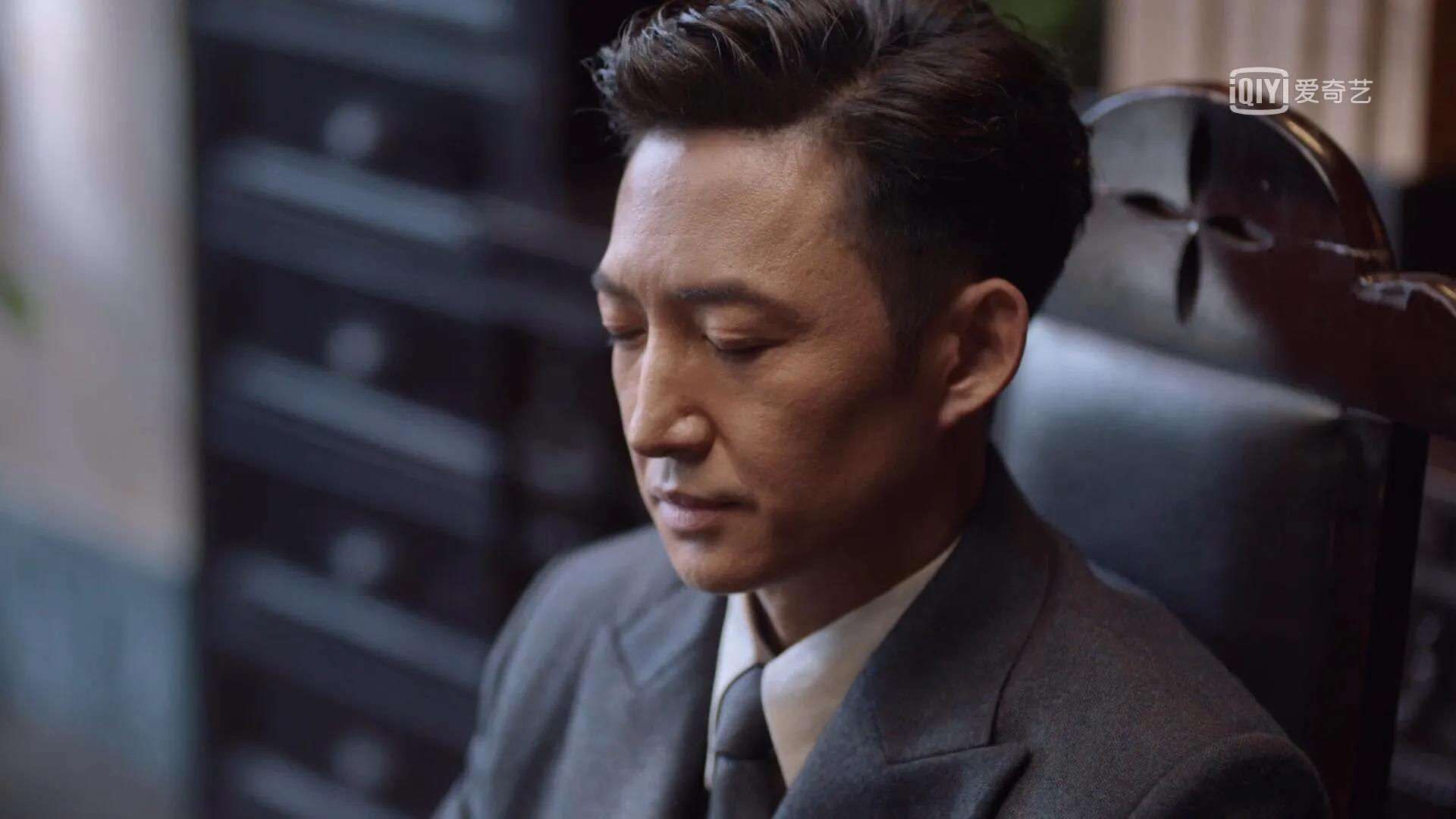 "The Traitor" is all powerful actors, the plot is tightly connected ...