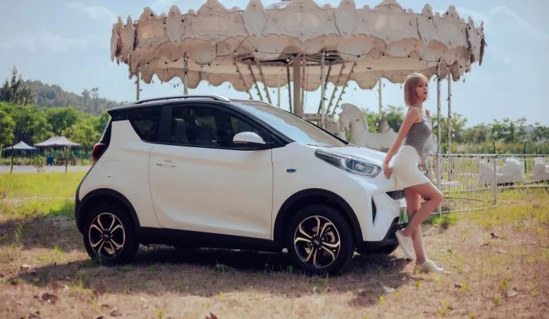 Goddess drives these 5 cars, and the monthly salary is 3000, but I am ...