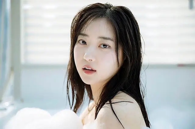Korean female model Shin Jae Eun - iNEWS