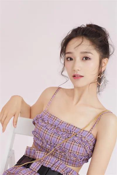 Young and beautiful actress Xiao Yan - iNEWS